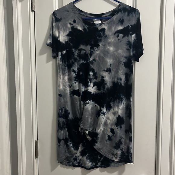 Time and Tru | Dresses | Time Tru Trendy Dark Bluewhite Tiedye Highlow ...